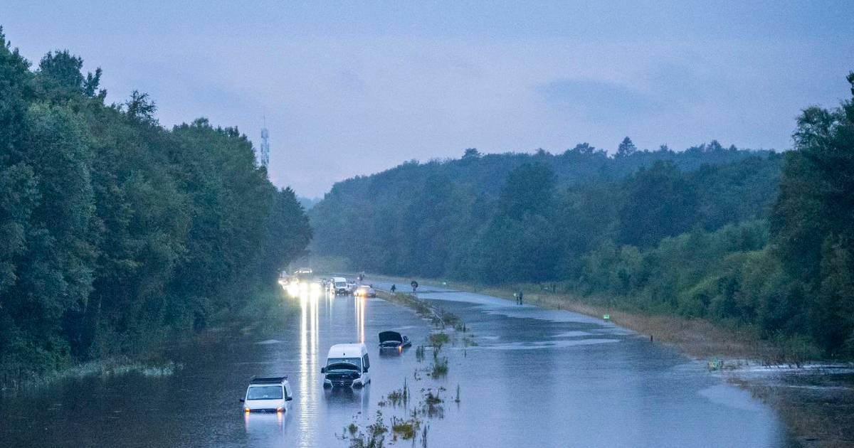Extreme wateroverlast in Twente: Water met 10.000 liter per minuut ...