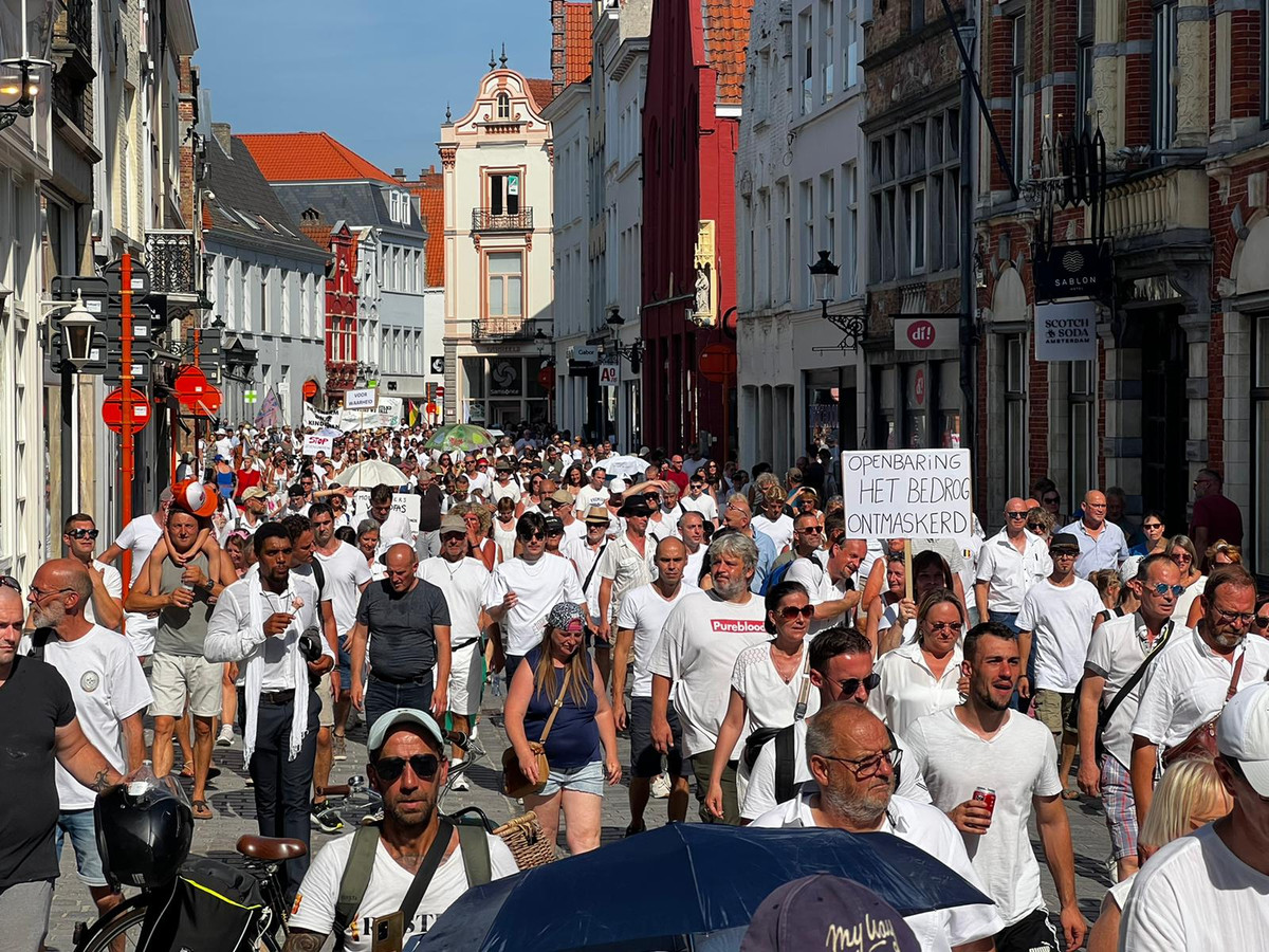 ‘Witte mars’ voor de vrijheid in Brugge: “Er gebeurt zoveel waar we ... ‘Witte mars’ voor de vrijheid in Brugge: “Er gebeurt zoveel waar we ...