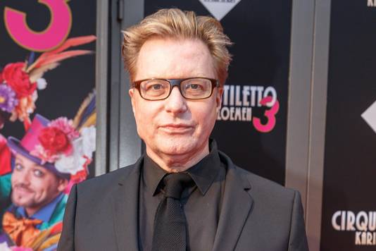 John Jones verdrietig: 'En dat noemt zich een vriend' | Show | AD.nl