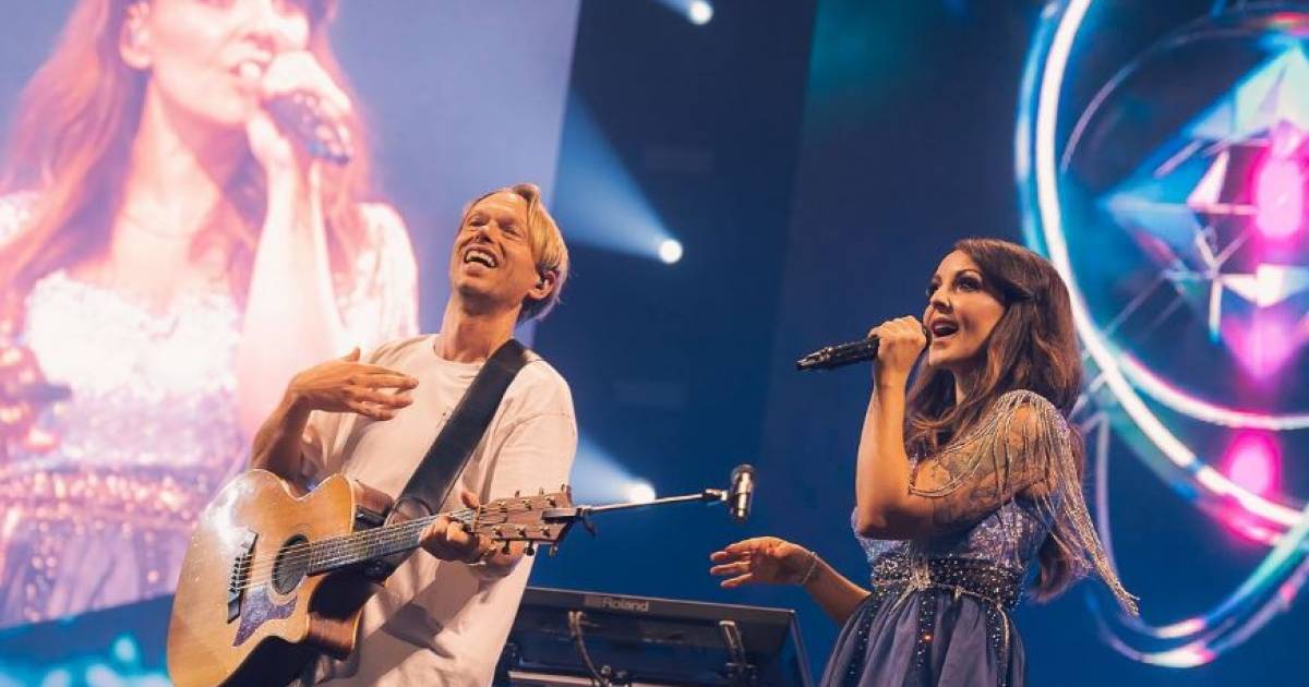 Zangeres Milk Inc maakt na dramatische pauze van tien jaar sensationele ...