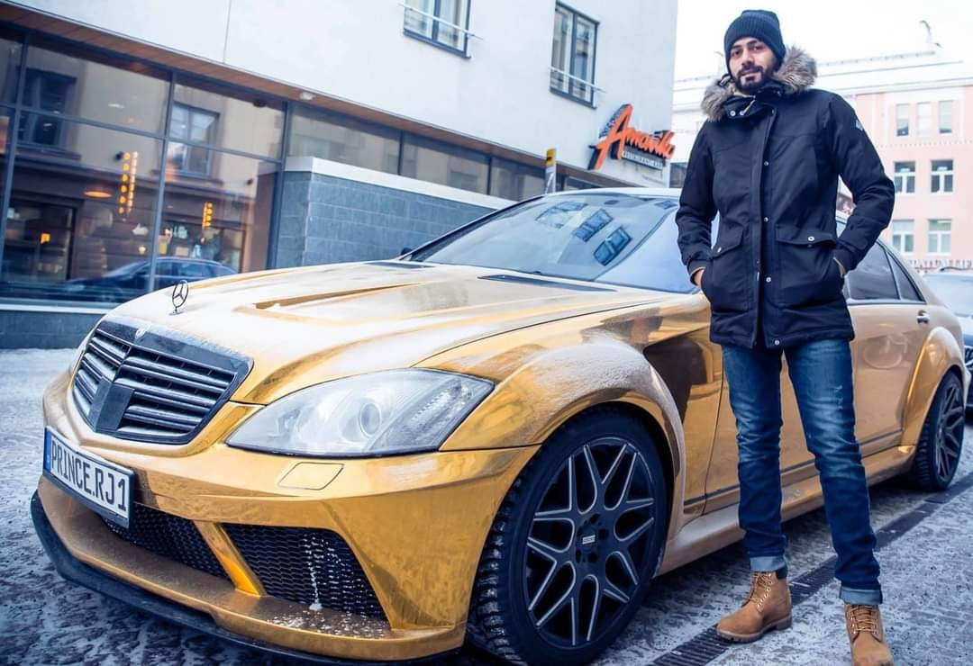 Antwerpse filmproducer Prince met gouden Mercedes en beroemde vrienden ...
