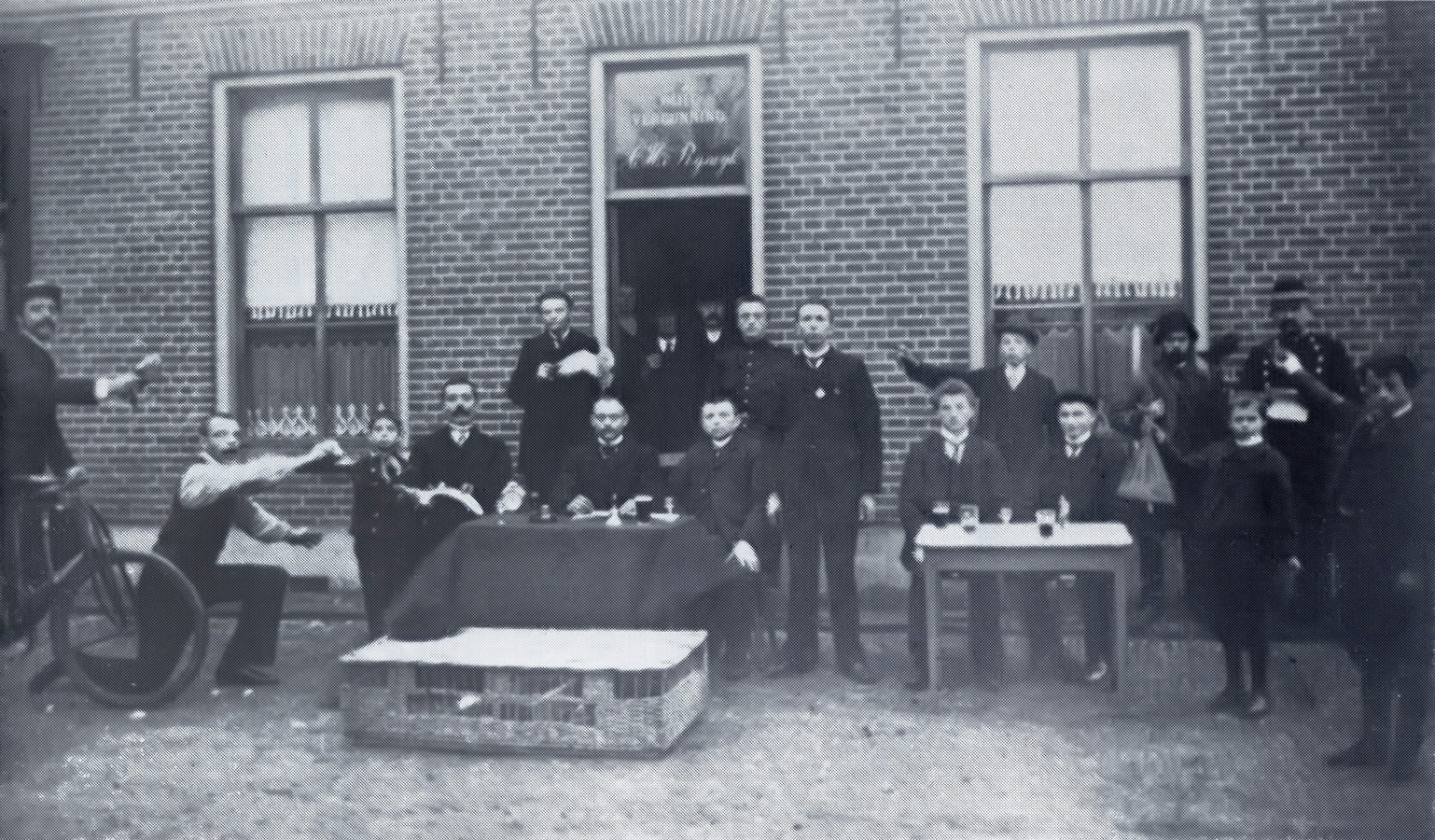 Postduivenvereniging Dongen bestaat honderd jaar, is dit het laatste ...