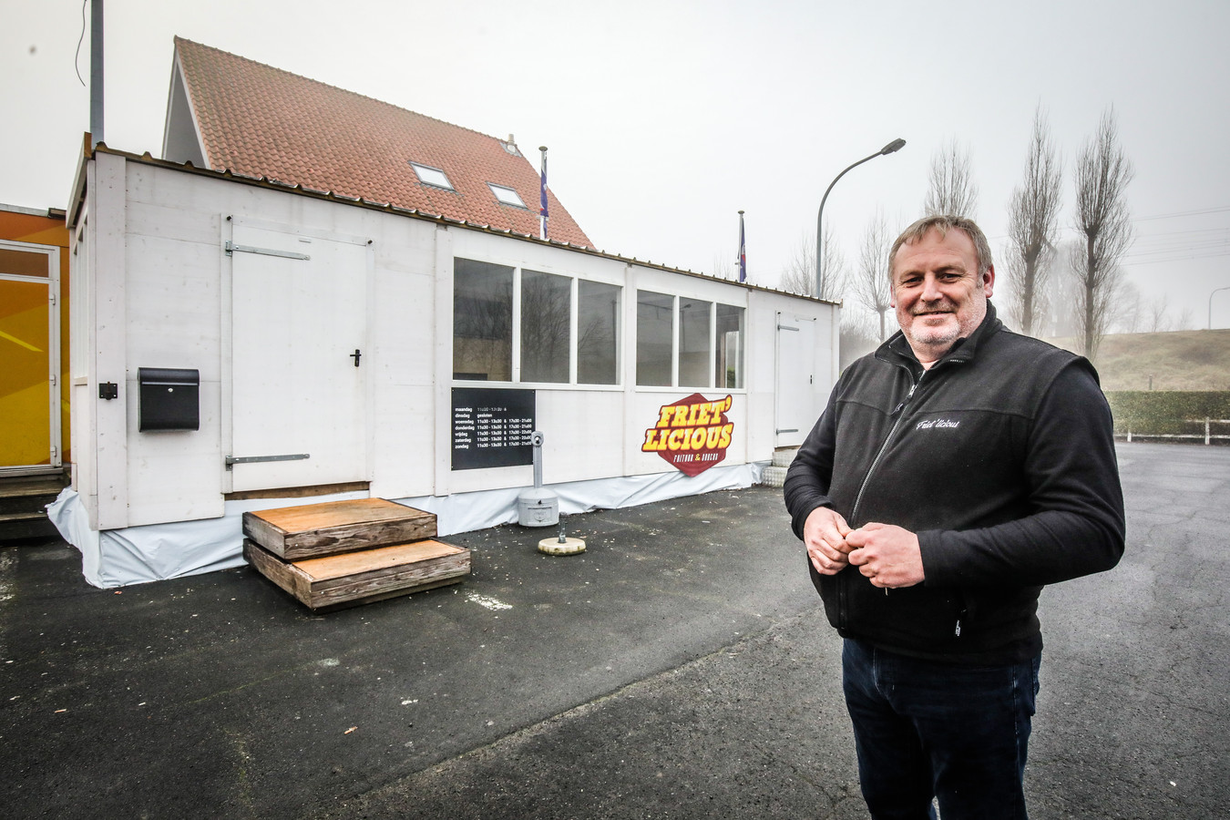 Op zoek naar de laatste echte frietkoten in de Brugse regio: “Er is niets mis met een simpel ...