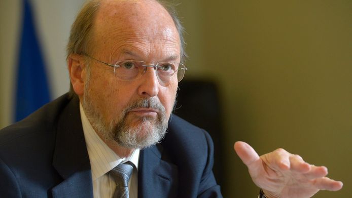 Coene: "Regering moet snel competitiviteit opkrikken" | Economie | hln.be