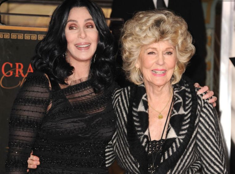 Moeder Cher, actrice Georgia Holt, overleden | Foto | destentor.nl