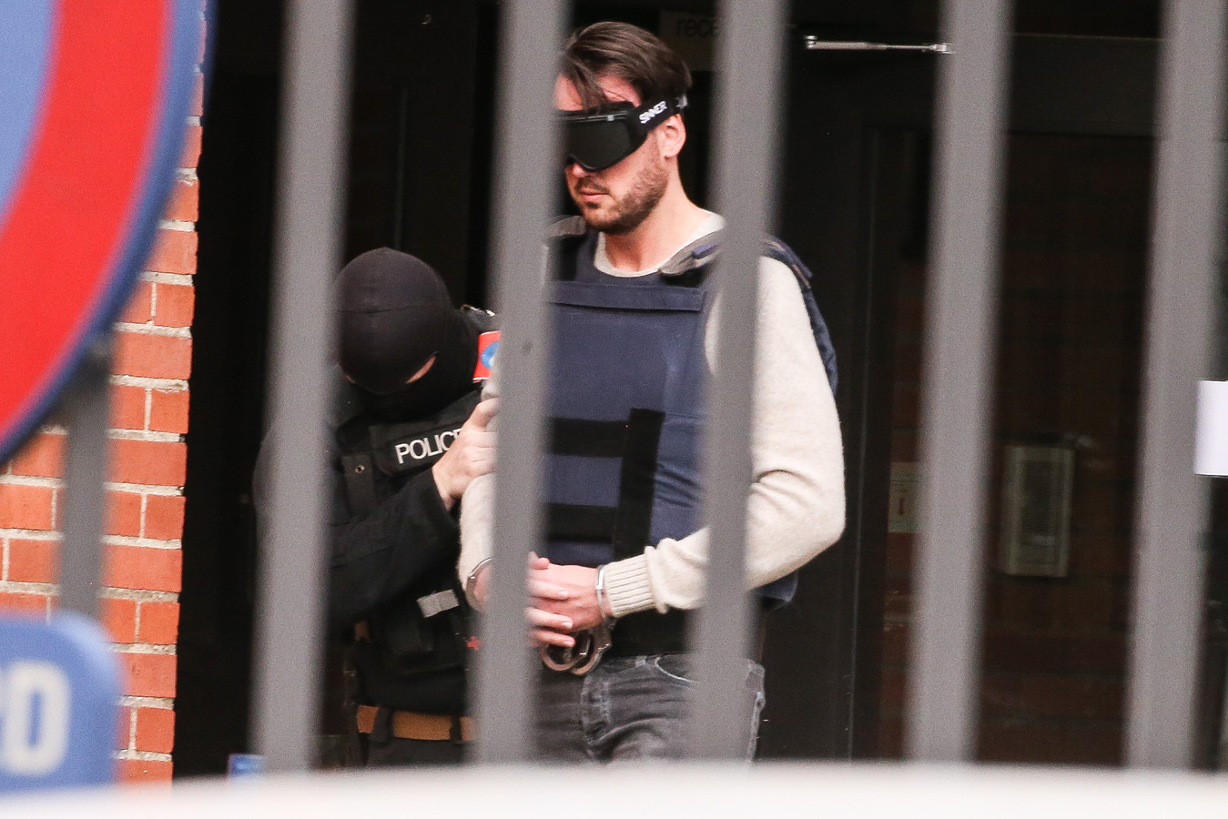 Drugsbaron Flor Bressers geland in België na uitlevering uit ...