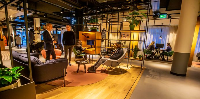 Voortaan koekjes, koffie en een wat te lezen in het nieuwe kantoor van ...