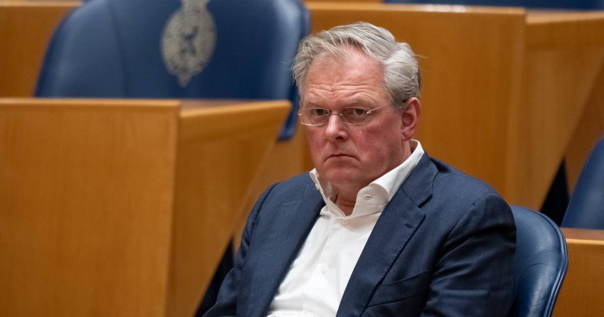 Staatssecretaris Idsinga (NSC) weg na kritiek op zijn geheime aandelen ...