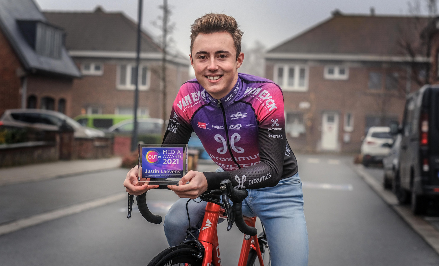 Veldrijder Justin Laevens kwam uit de kast en is nu LGBT+-mediafiguur ...