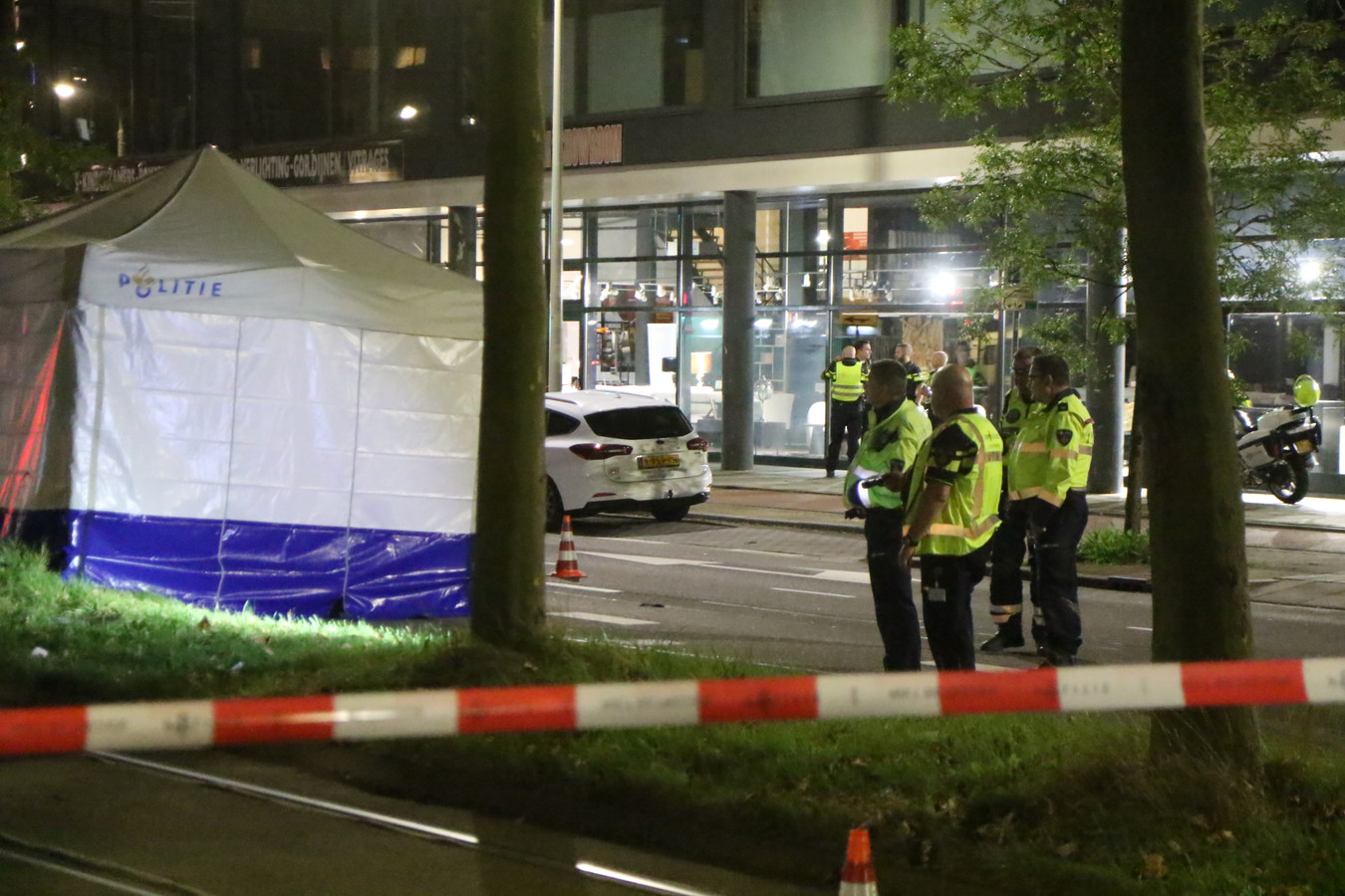 Dode en zwaargewonde bij motorongeluk in Den Haag | Foto | AD.nl