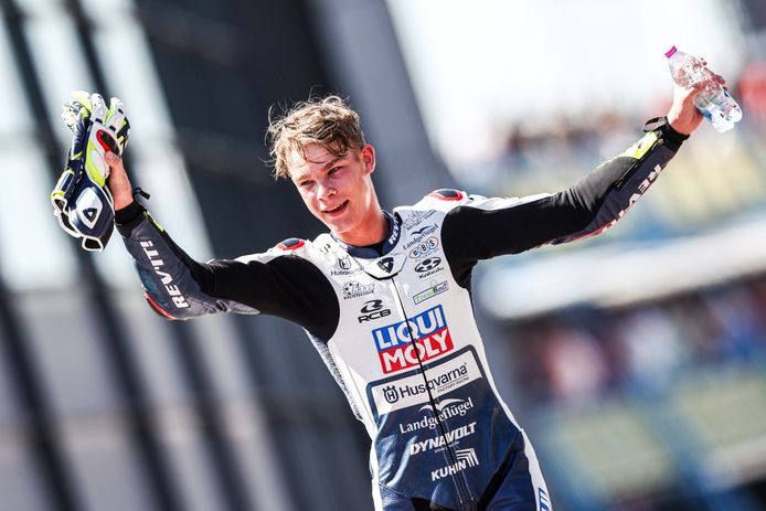 Racetalent Veijer ook volgend jaar bij Husqvarna in Moto3: ‘Ik ben erg ...