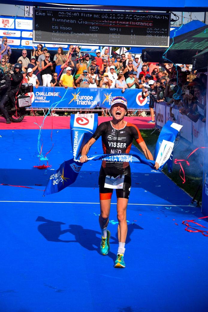 Els Visser wint Europese titel triatlon en verslaat donkere momenten ...