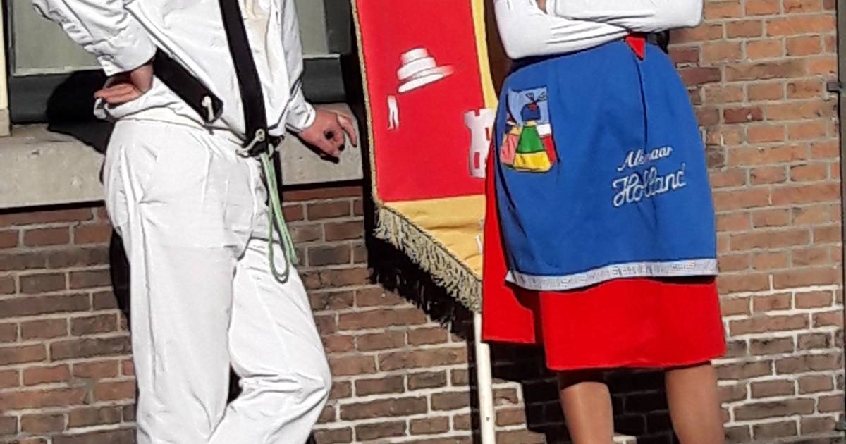 Dankbare AZ-fans brengen kaasmarkt naar Den Haag voor gastvrij ADO ... Dankbare AZ-fans brengen kaasmarkt naar Den Haag voor gastvrij ADO ...