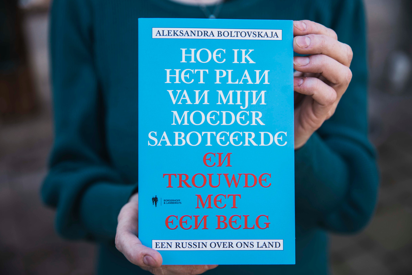 Aleksandra (54) brengt boek uit over hoe ze Rusland verliet voor ...