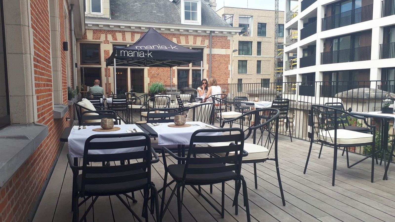 TERRASTIP. Mania-k café in Roeselare: Streling voor het oog én de ...