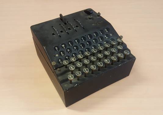 ‘Unieke’ Enigma-codeermachine van zolder naar museum in Overloon | Boxmeer | gelderlander.nl