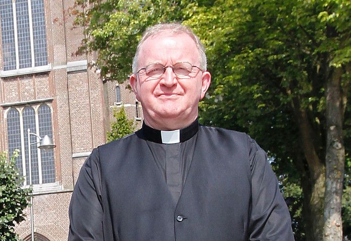 Omstreden pastoor hoeft niet weg, vindt bisdom Den Bosch | 's ...