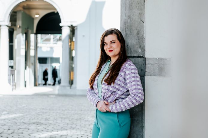 “In opera's speel ik net zo goed personages”: Astrid Stockman scoort ...