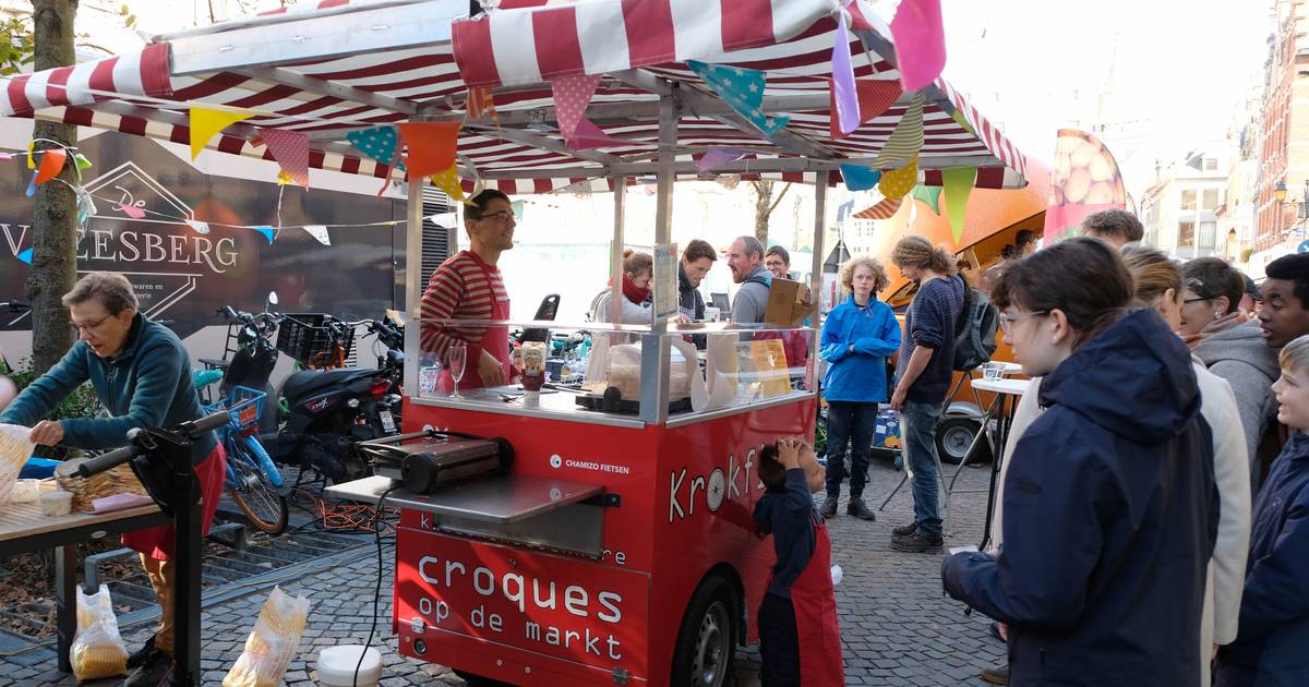 Kwinten van De Krokfiets viert zesjarig bestaan met nieuwe fiets: “Precies een echt marktkraam ...