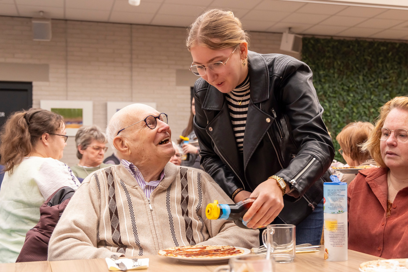 Genieten van een pannenkoek met stroop in de Naaldwijkse ...