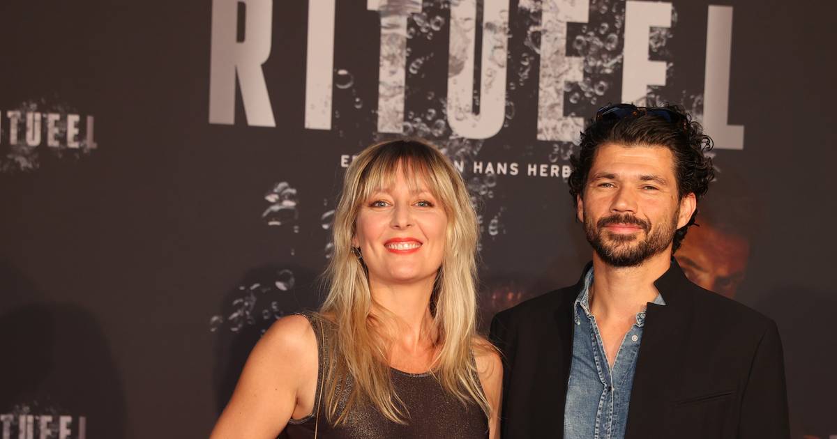 Elke Van Mello voor de eerste keer zwanger: “Wij worden mama en papa ...