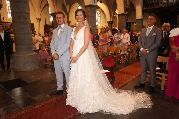 Lissa Lewis is getrouwd met Niels: “In tranen toen mama die mooie tekst ...