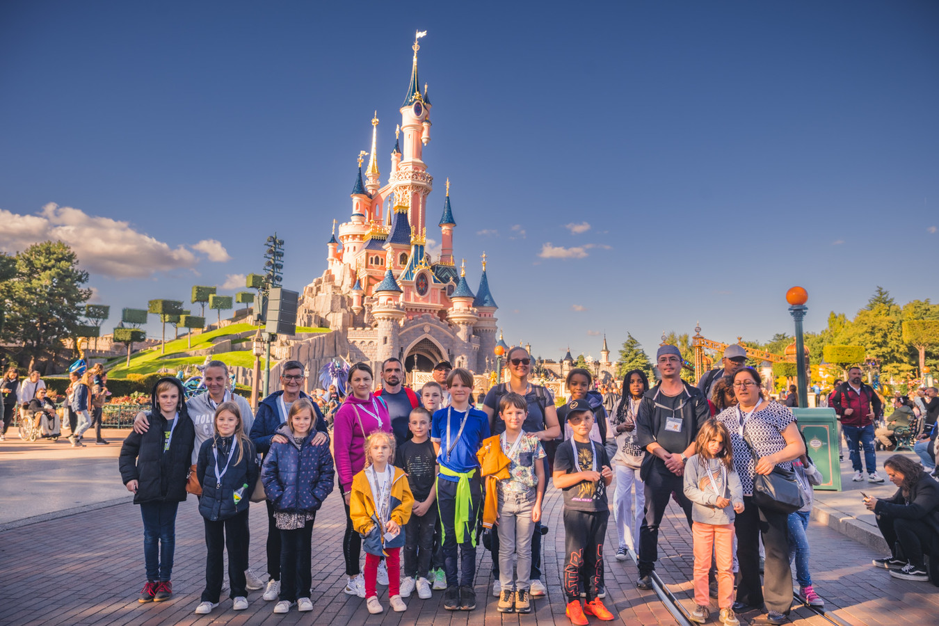 IN BEELD. Limburgse kinderen vieren verjaardag van Disneyland Parijs ... IN BEELD. Limburgse kinderen vieren verjaardag van Disneyland Parijs ...
