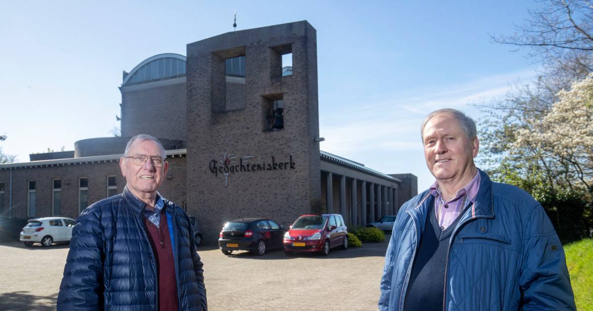 Met de verkoop van de Gedachteniskerk verliezen Theo (84) en Jan (76 ...