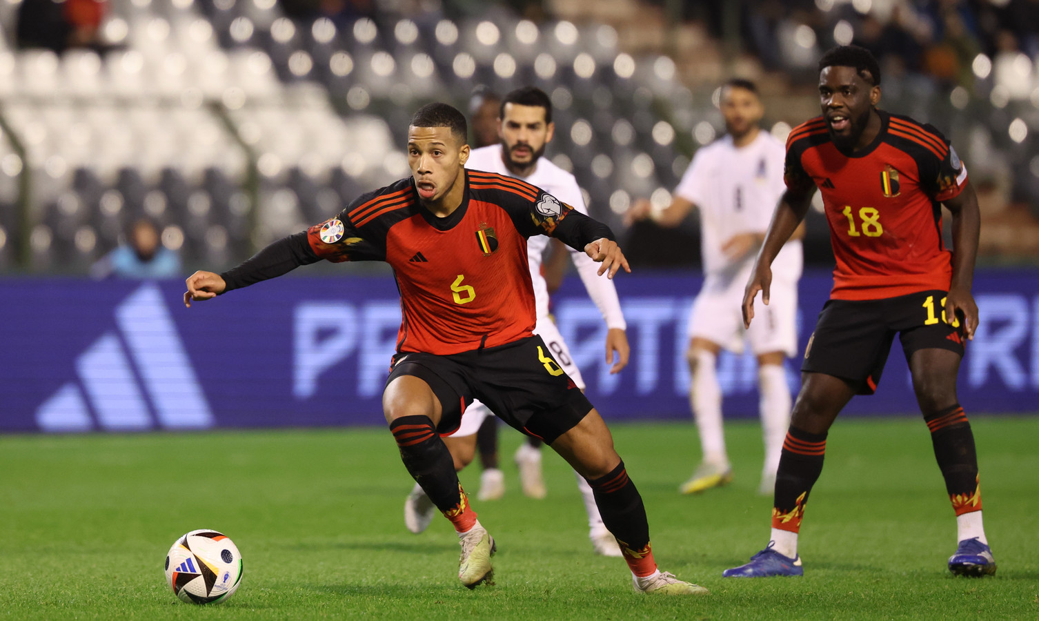 De bus van Tedesco: 17 Duivels zeker van hun plaats, maar wat met ...