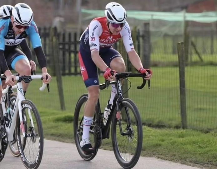 Yarno Van Herck debuteert als jongste renner in het peloton: “Sommige ...
