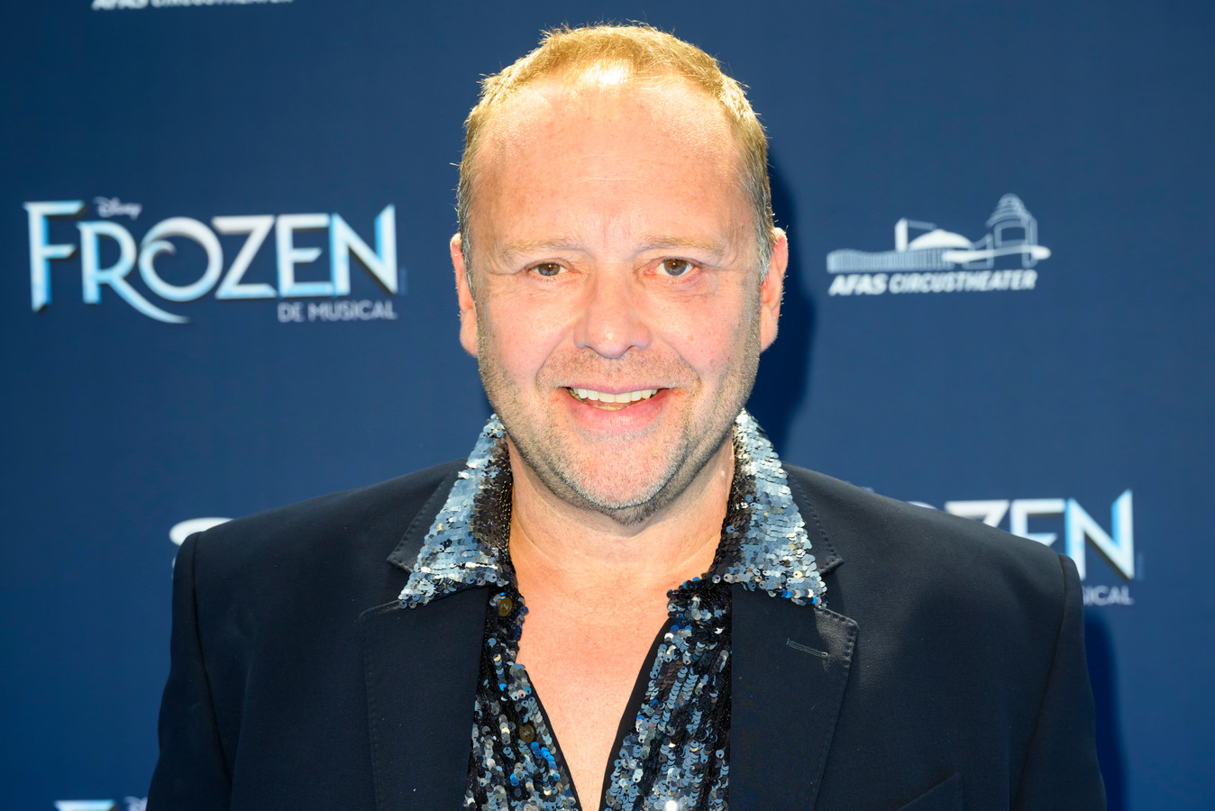 Musical Frozen groots in première: blauwe loper stampvol BN’ers | Foto ...