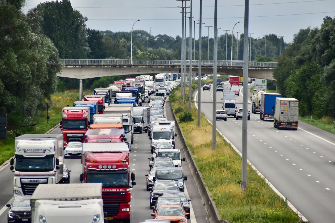 Ongeval op Antwerpse Ring bij Borgerhout zorgt voor zware ... Ongeval op Antwerpse Ring bij Borgerhout zorgt voor zware ...