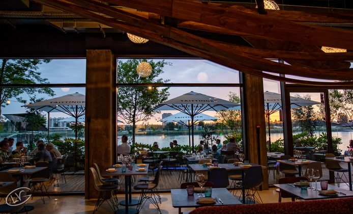 Eten aan het water: op deze 76 adresjes in Vlaanderen geniet je van ...