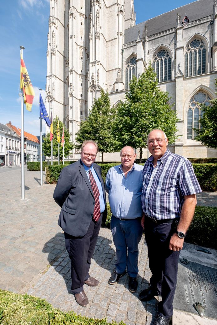 Vaderlandslievende verenigingen bergen strijdbijl op na ...