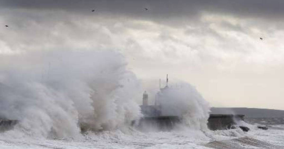 Haven van Dover gesloten door zware storm | Buitenland | hln.be