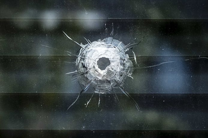 Man lichtgewond door rondvliegende glasscherven bij schietincident in ...