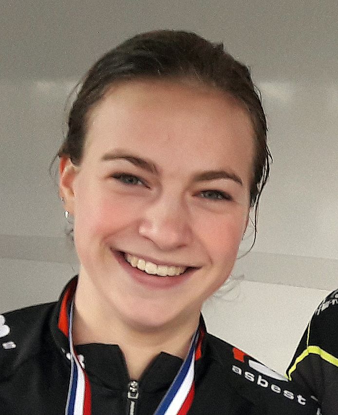 Zwaar gecrashte wielrenster is dochter (20) van oud-prof Servais Knaven ...