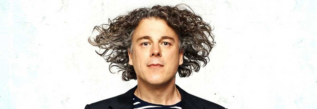 Komiek Alan Davies uit 'QI' op de BBC: 'Bekende koppen zijn magneten ...
