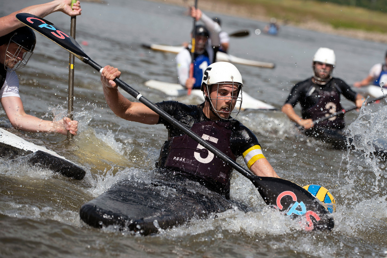 Internationale ‘kanopoloërs’ strijden tegen elkaar in Deventer: ‘Dit is ... Internationale ‘kanopoloërs’ strijden tegen elkaar in Deventer: ‘Dit is ...