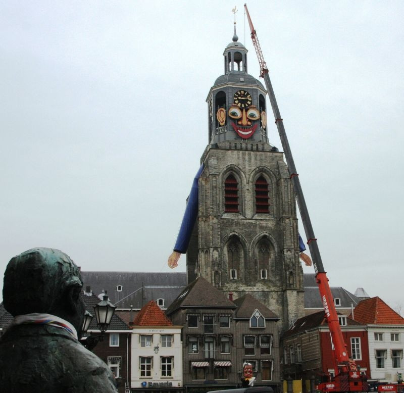 De Peperbus kan uit de kleren | Foto | AD.nl