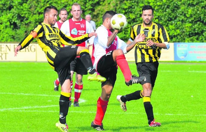 Theole dendert gewoon door | Amateurvoetbal | gelderlander.nl
