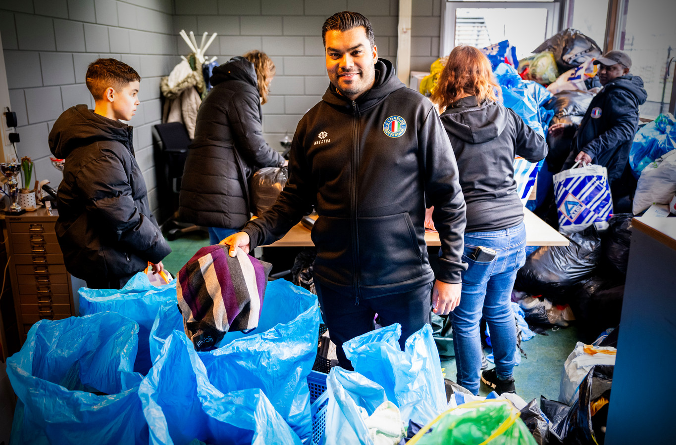 Kledinginzamelingsactie voor slachtoffers explosie zorgt voor ...