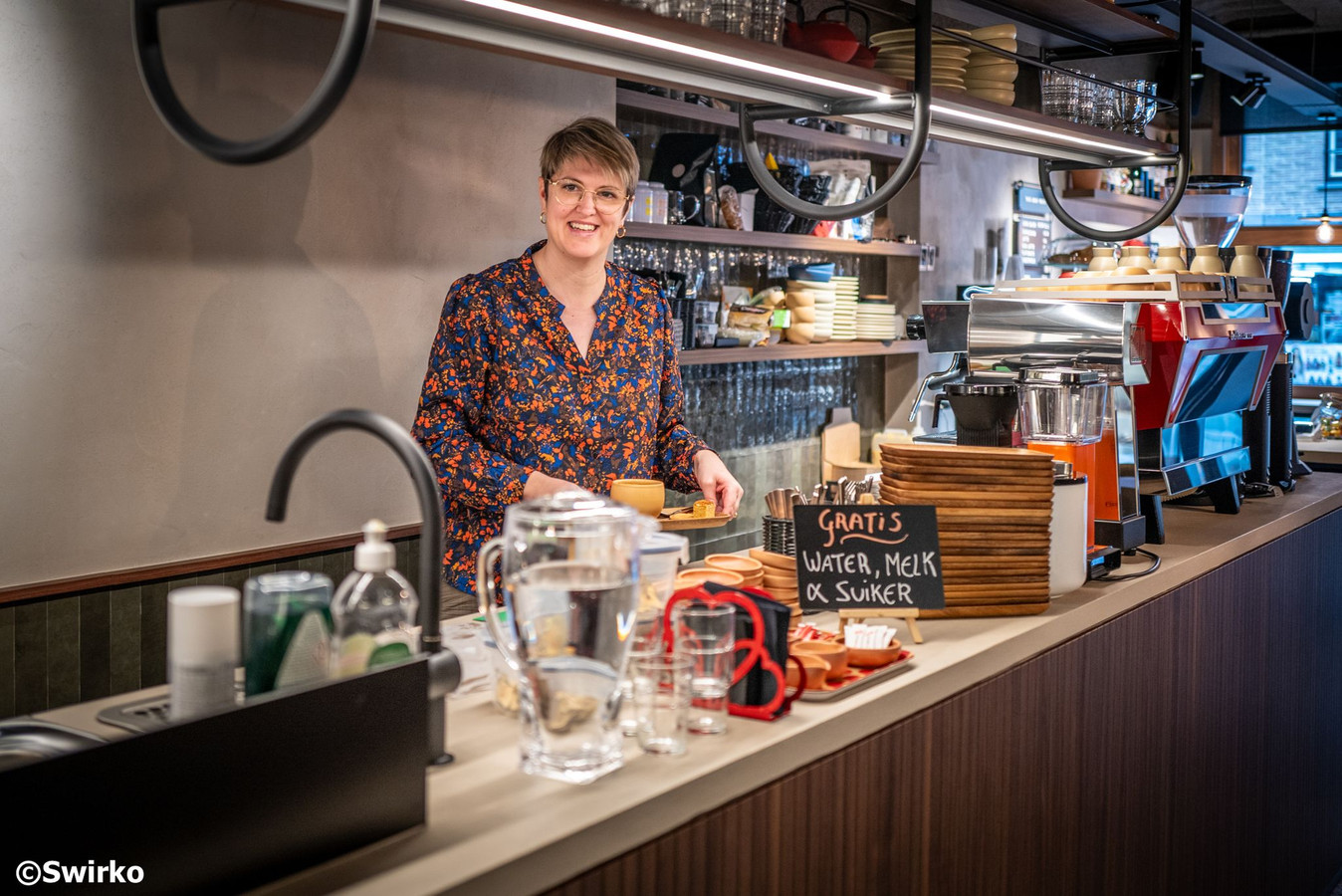 NET OPEN. Gert (41) en Els (41) starten koffiebar Ellies in de ...