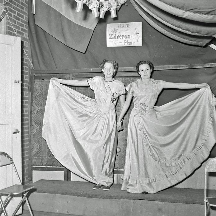 Het zilveren echtpaar Van Luyt vierde een feestje in 1953 | Eindhoven ...