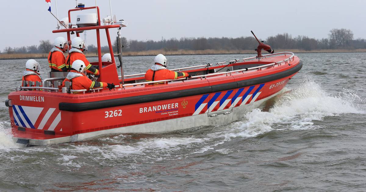 Snelste brandweerboot van Nederland ligt in Drimmelen | Oosterhout ...