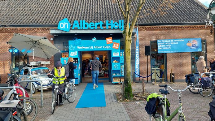 Jan Linders op het Heuvelplein in Beek en Donk is vanaf nu Albert Heijn | Brabant | bndestem.nl