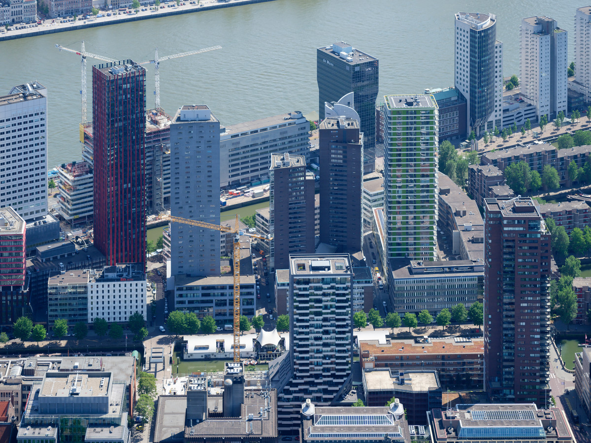Hoe bewoners van het Wijnhaveneiland zich voor veel geld laten afkopen ...
