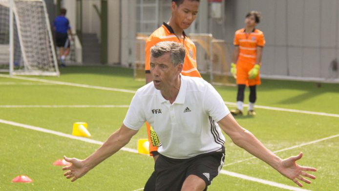 Keeperstrainer Guy Martens over zijn vertrek bij Genk, Singapore en ...