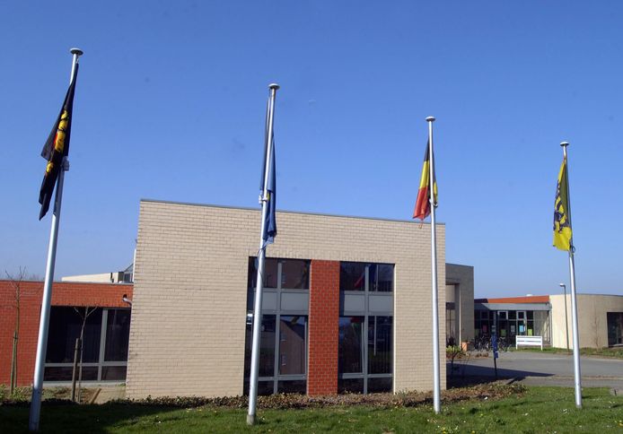 Het vernieuwde gemeentehuis van Holsbeek opent eind februari | Holsbeek ...