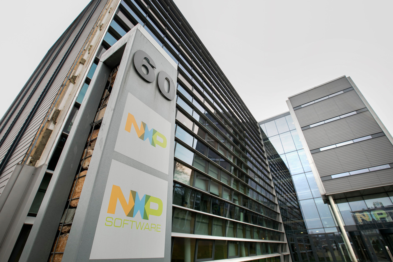 Spanning bij Eindhovens chipbedrijf NXP: wie eet wie? | Foto | ed.nl